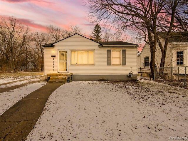 19811 Harlow St, Detroit, MI 48235
