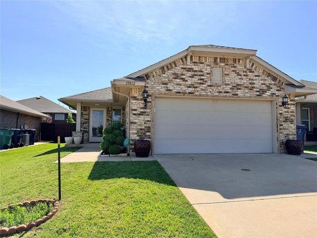 19812 Barrister Cir, Edmond, OK 73012