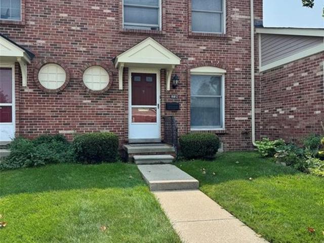 19812 N Great Oaks Cir Unit 371, Clinton Township, MI 48036