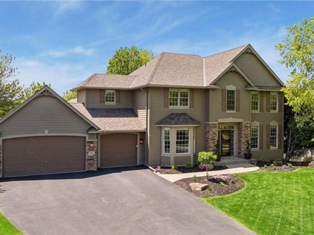1981 Topaz Dr, Chanhassen, MN 55317