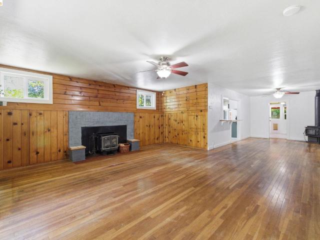 19825 Phoenix Lake Rd