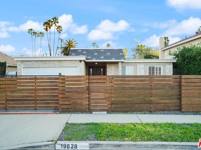 19828 Haynes St, Woodland Hills, CA 91367