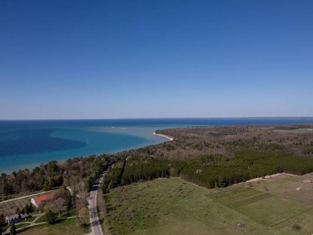 19829 19 Eagle Rise Rd, Traverse City, MI 49686