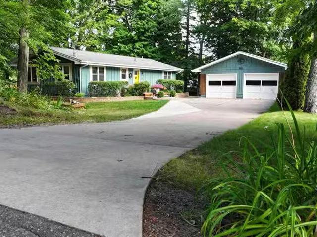 1982 ORCHARD ST, MARQUETTE, MI 49855 Single Family Residence F.