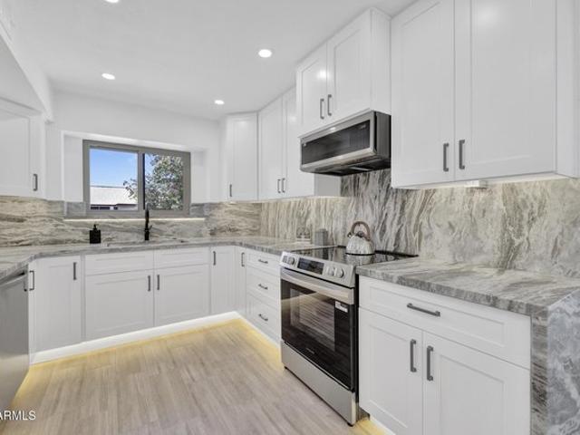 19837 N 46th Dr, Glendale, AZ 85308