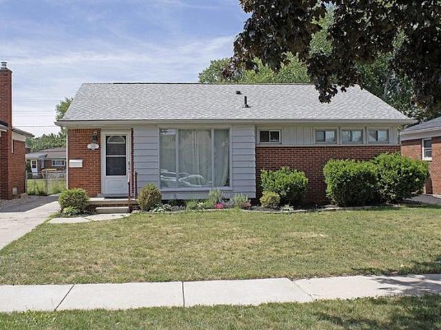 19836 Shady Lane Ave, Saint Clair Shores, MI 48080