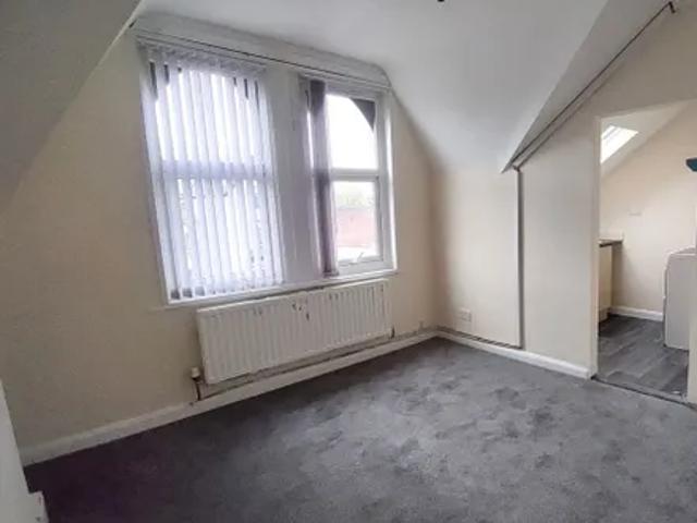 198 214 Birmingham Road, West Bromwich, B70 6QJ, United Kingdom | 1 bed apartment for rent #165459757 | Rentberry