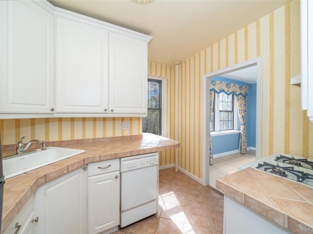198 Garth Road 2B