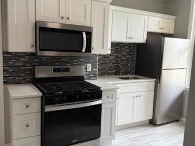 198 Griffith St
