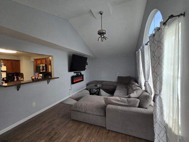 198 Elmwood Ave