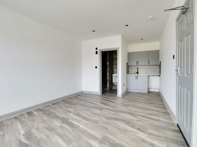 198 Halfway Street, Sidcup, Kent DA15, Room to rent, £1,300 pcm | PrimeLocation