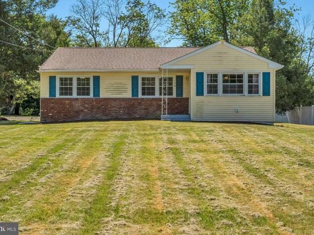 198 Jarvis Rd, Sicklerville, NJ 08081