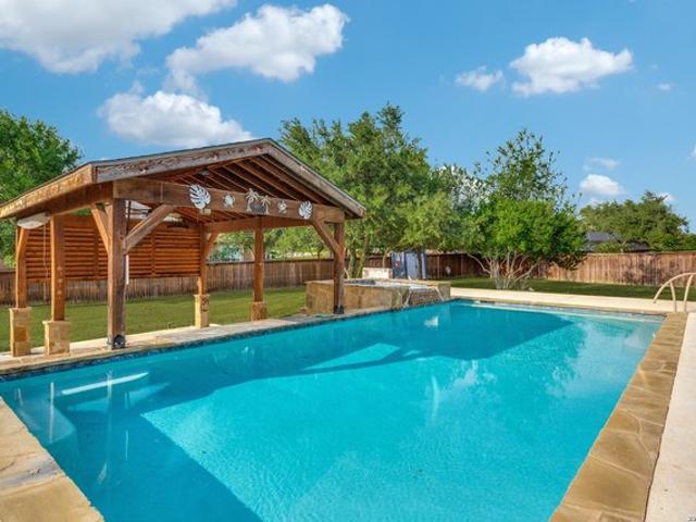 198 Jasper Pt, Castroville, TX 78009