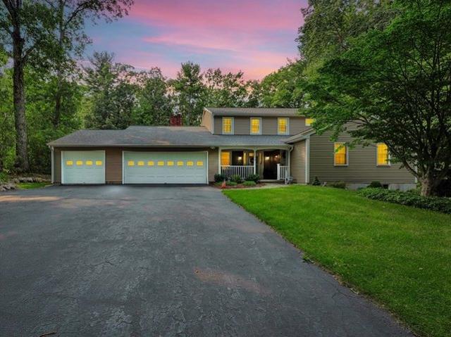 198 Meadow Wood Dr, Holden, MA 01520