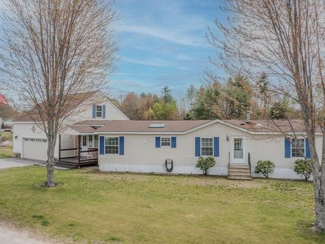 198 Spruce Dr, Farmington, NH 03835