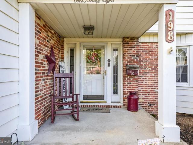 198 Ramblewood Parkway