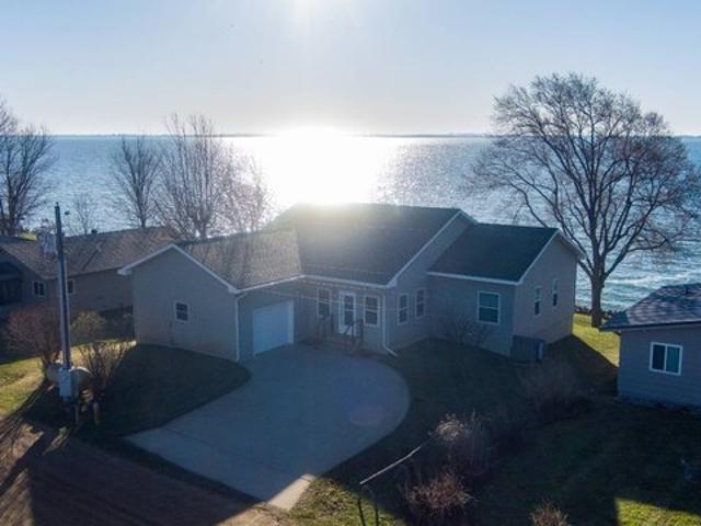 198 W Lake Dr, Arlington, SD 57212