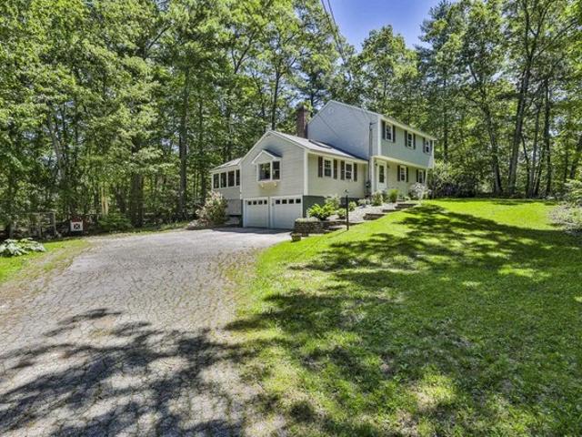 198 Wash Pond Rd, Hampstead, NH 03841