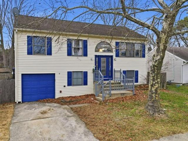 198 Village Dr, Barnegat, NJ 08005