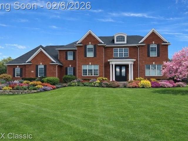 1994 Charles Ct, Milford, MI 48380