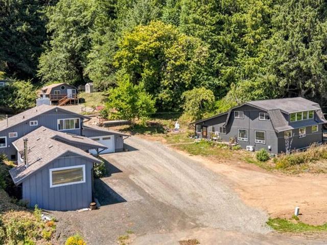 1995 N Bayview Rd, Waldport, OR 97394