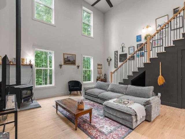 1995 Auraria Road