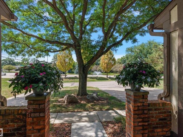 1995 Streamwood Drive