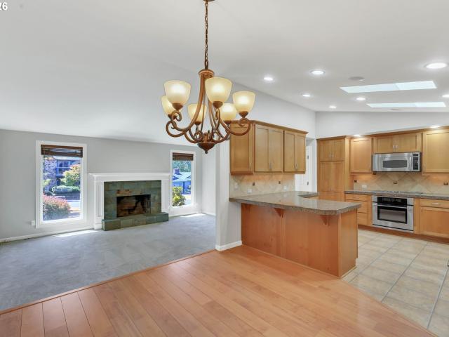 1995 SW 27TH DR