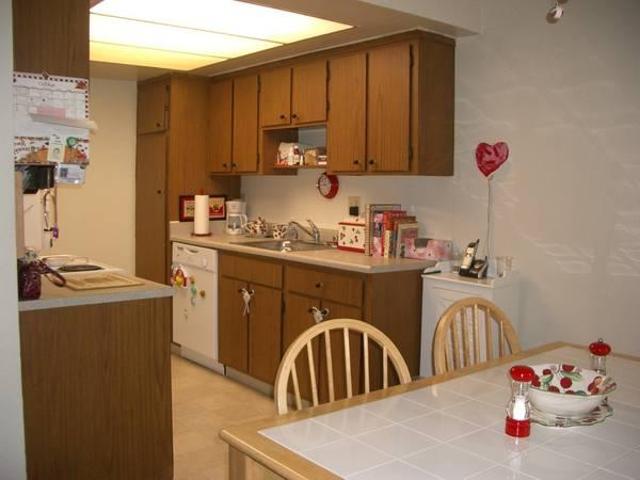 $1995 / 2br 1000ft² 2+2 First Floor with patio Ready 5/11