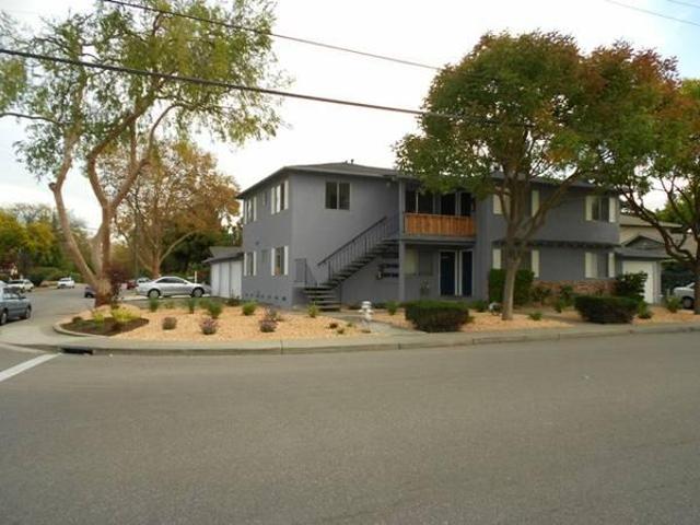 $1995 / 2br Available May! Great location, completely remodeled! GARAGE!