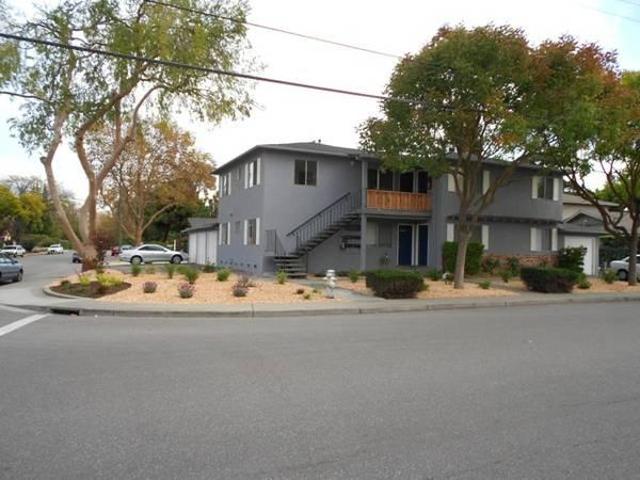 $1995 / 2br Available May! Great location, completely remodeled! w/ GARA