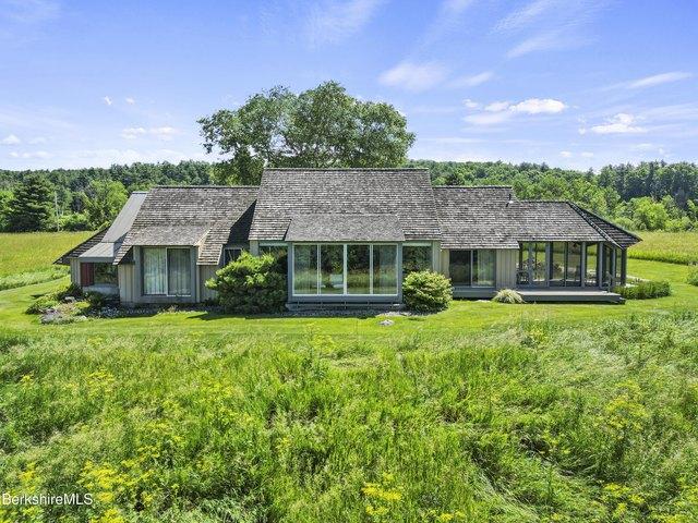 1996 N Pownal Rd, Pownal, VT 05261