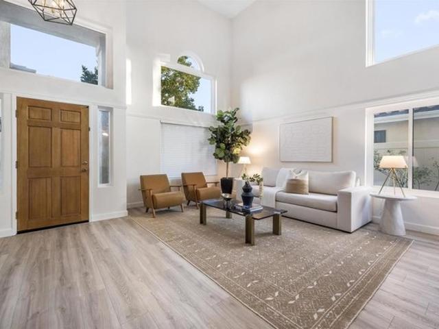 1996 White Birch Dr, Vista, CA 92081
