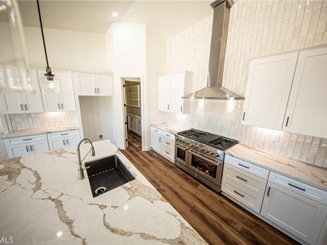 19976 Haida Rd, Apple Valley, CA 92307