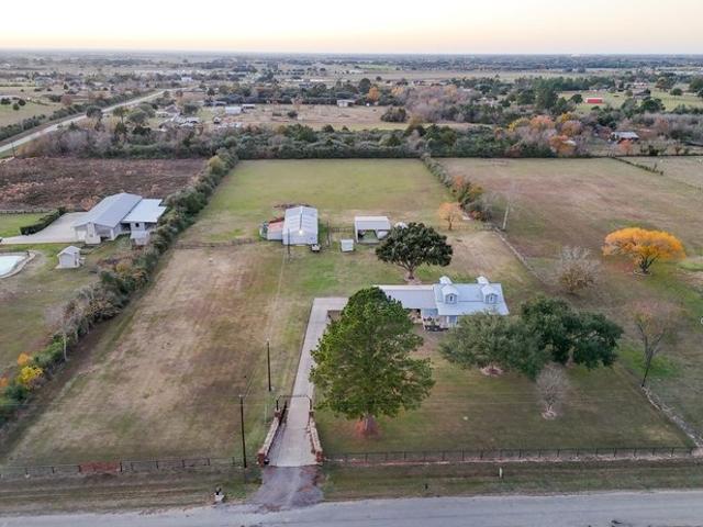 19989 Meadow Bend Rd, Waller, TX 77484