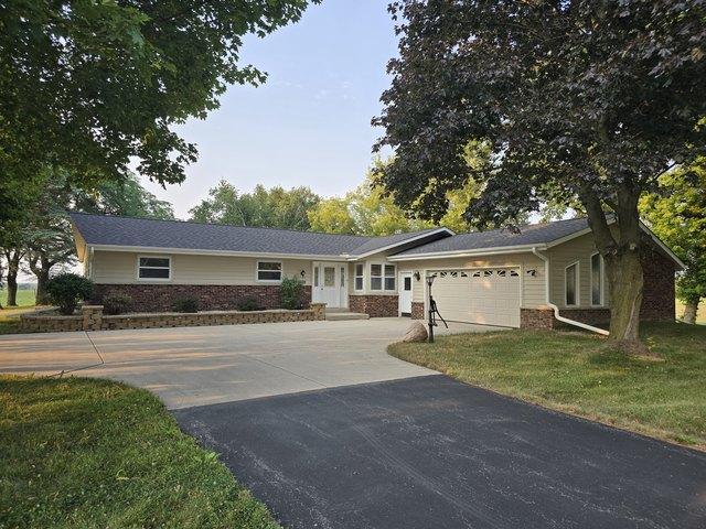 1998 Sherman Rd, Jackson, WI 53037