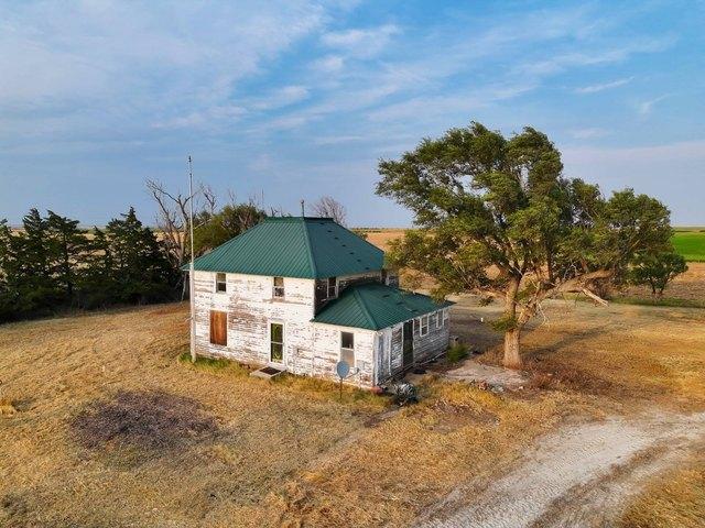 1998 190th Ave, Penokee, KS 67659