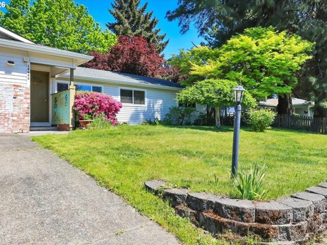 19995 SW York St, Beaverton, OR 97003
