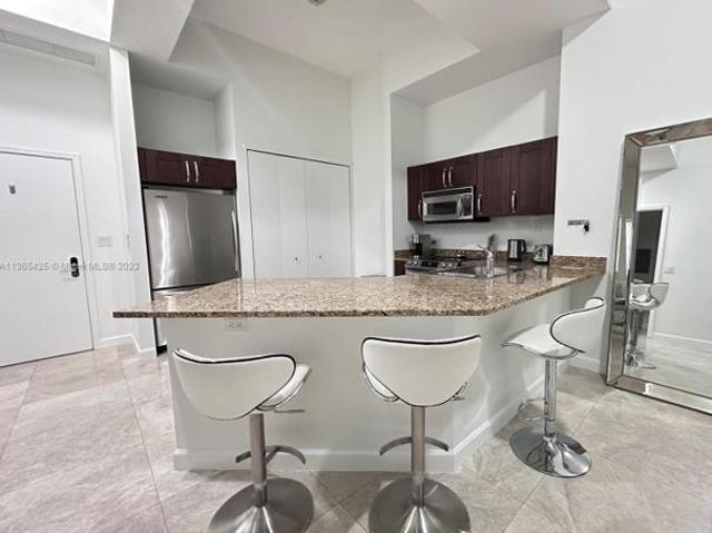 19900 Country Club Dr E #118, Aventura, FL 33180