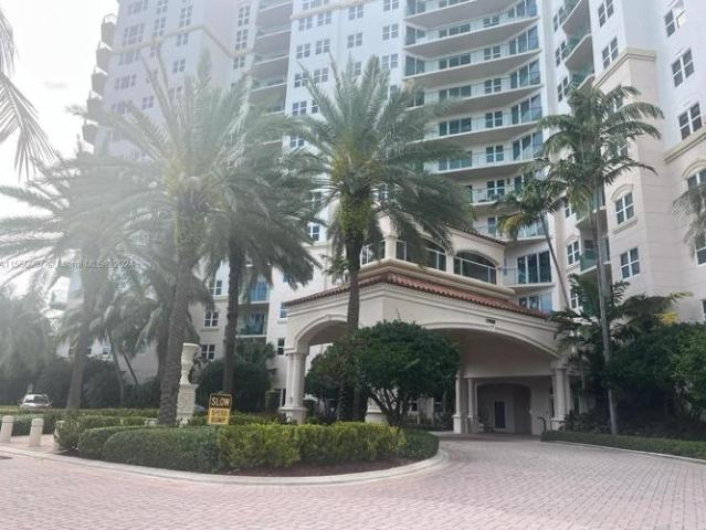 19900 E Country Club Dr #214, Aventura, FL 33180