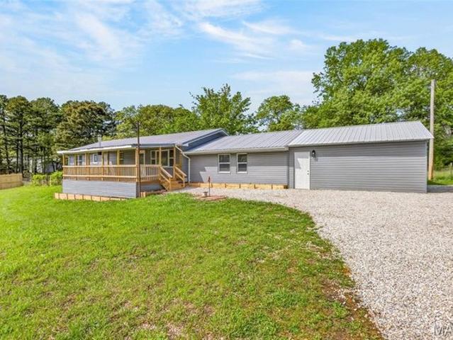 19901 Gore Rd, Ste Genevieve, MO 63670