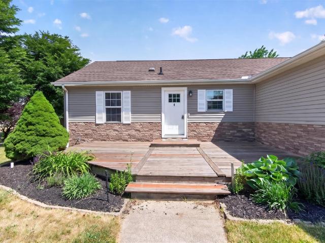 1990 Oak Leaf Drive