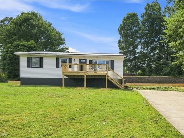 1990 Connect Rd, Norton, OH 44203