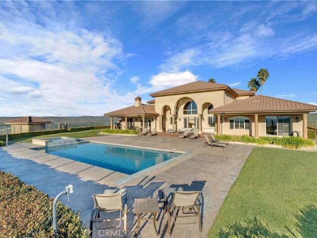 1990 E 46th, Shandon, CA 93461 | MLS #SC25273 | Compass