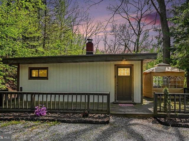 1990 Red Bank Rd, Dover, PA 17315