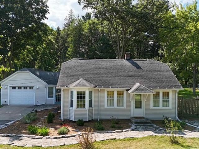 1990 S Poseyville Rd, Midland, MI 48640