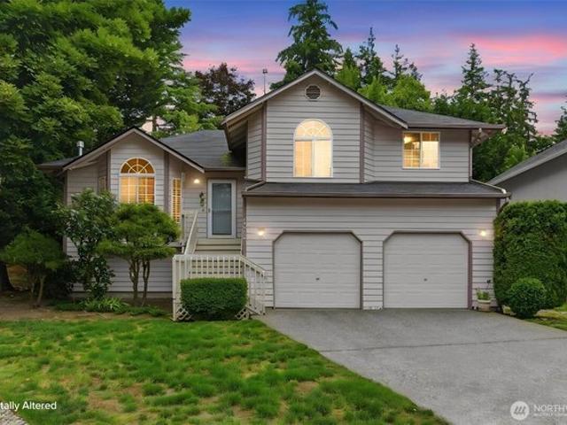 19910 SE 260th Ct, Covington, WA 98042
