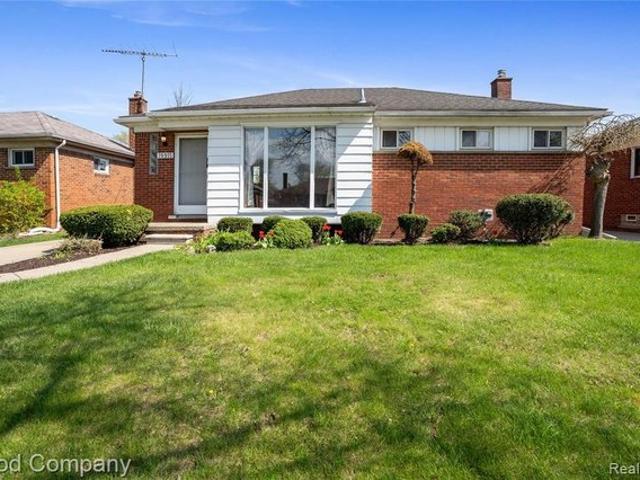 19915 Shady Lane Ave, Saint Clair Shores, MI 48080