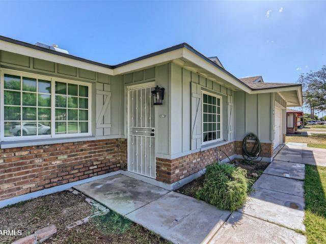 1991 E Carson Drive