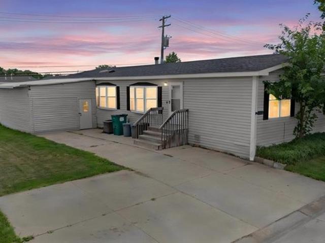 19921 Rhapsody Dr, Clinton Township, MI 48036